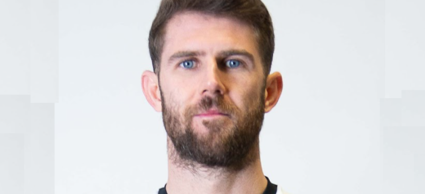 Defender Stefan Edwards is latest to join Colwyn Bay - Bayside Radio ...