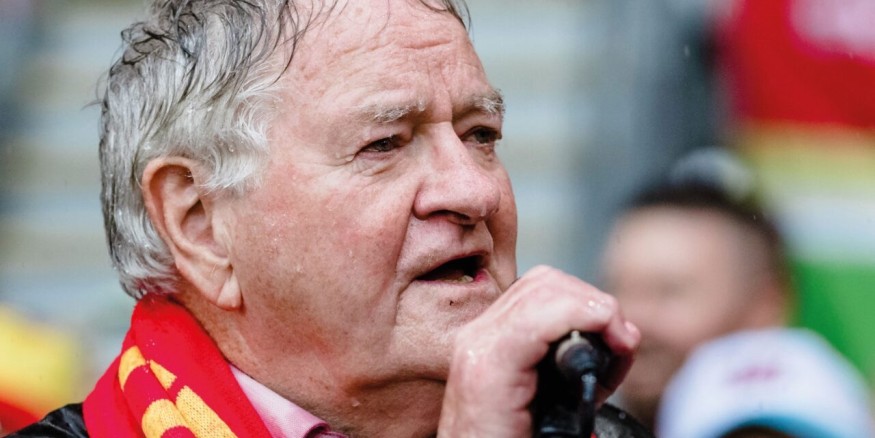 The rugby legend who paid for iconic singer's jail release - Bayside ...