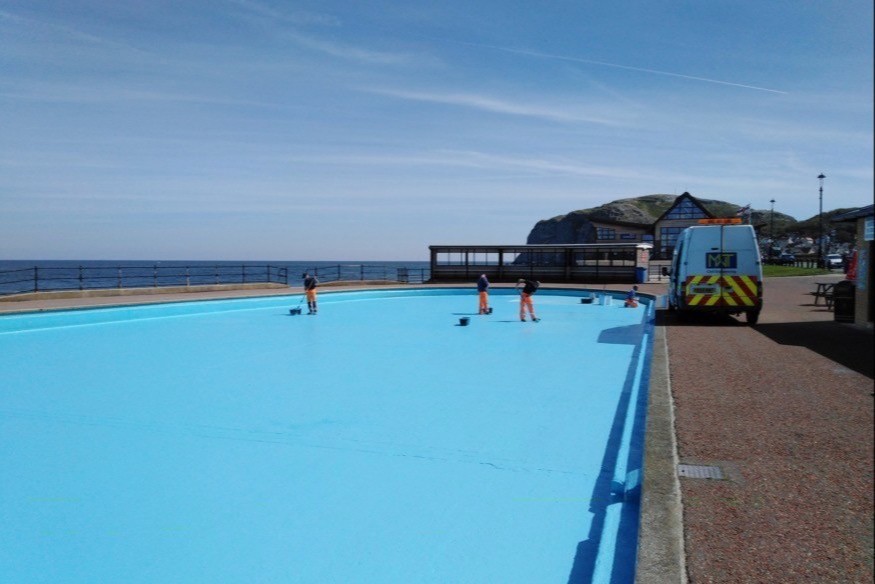 Long awaited paddling pools open up in Conwy County - Bayside Radio ...